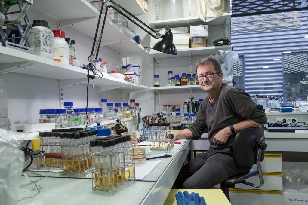 „Nesijaučiam toli“: biochemikas Saulius Kulakauskas (Paryžius ...