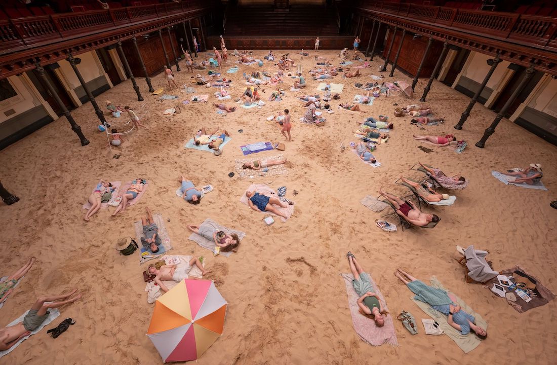 Lietuvos menininkės Sidnėjaus rotušę pavertė dainuojančiu paplūdimiu